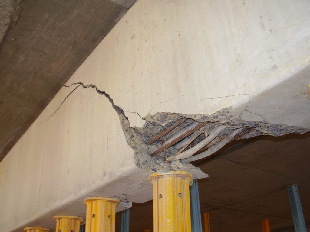 تاثیر بارگذاری بیش از حد بر سازه بتنی - مقاوم سازی افزیر